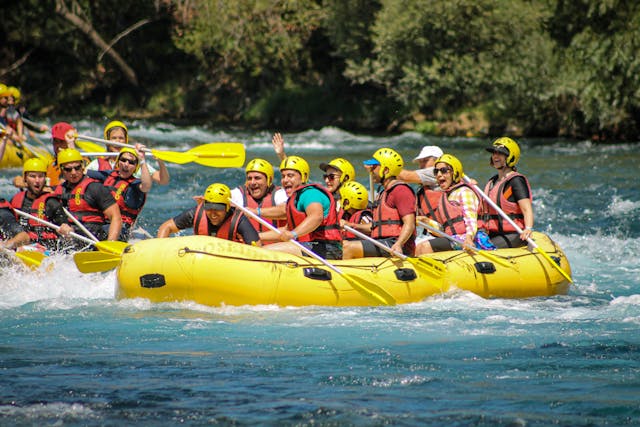 5 Reasons to Try White Water Rafting - Mind Setters