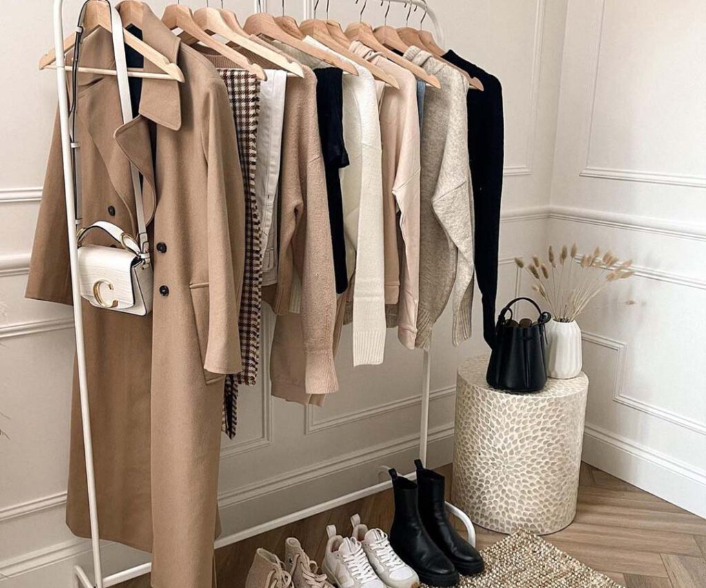 Mastering Minimalism: A Guide to Building a Capsule Wardrobe | Mind Setters