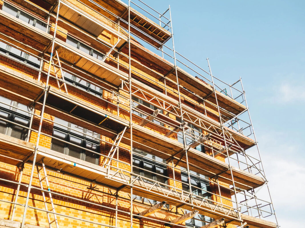 Backbone of Construction: 5 Types of Scaffolding and Their Uses | Mind ...