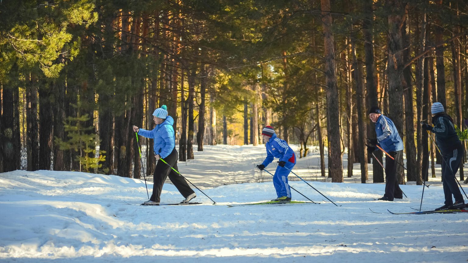 Slopes and Sights: Insider Tips for a Memorable Skiing Adventure | Mind ...